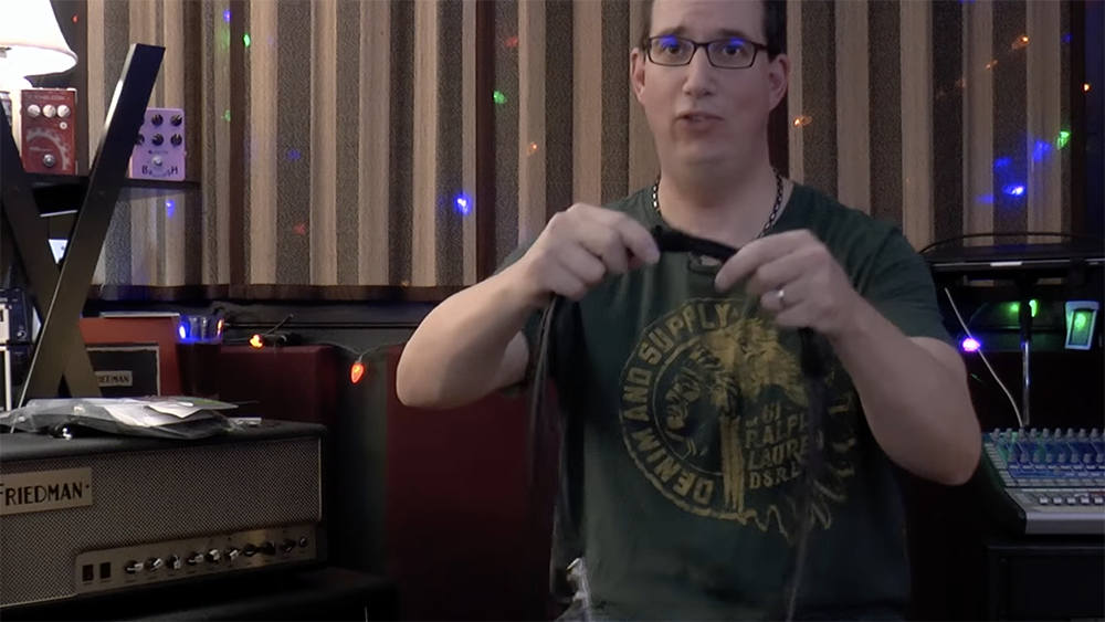 Organize Your Pedalboard Cables - Pedal Python for Guitarist